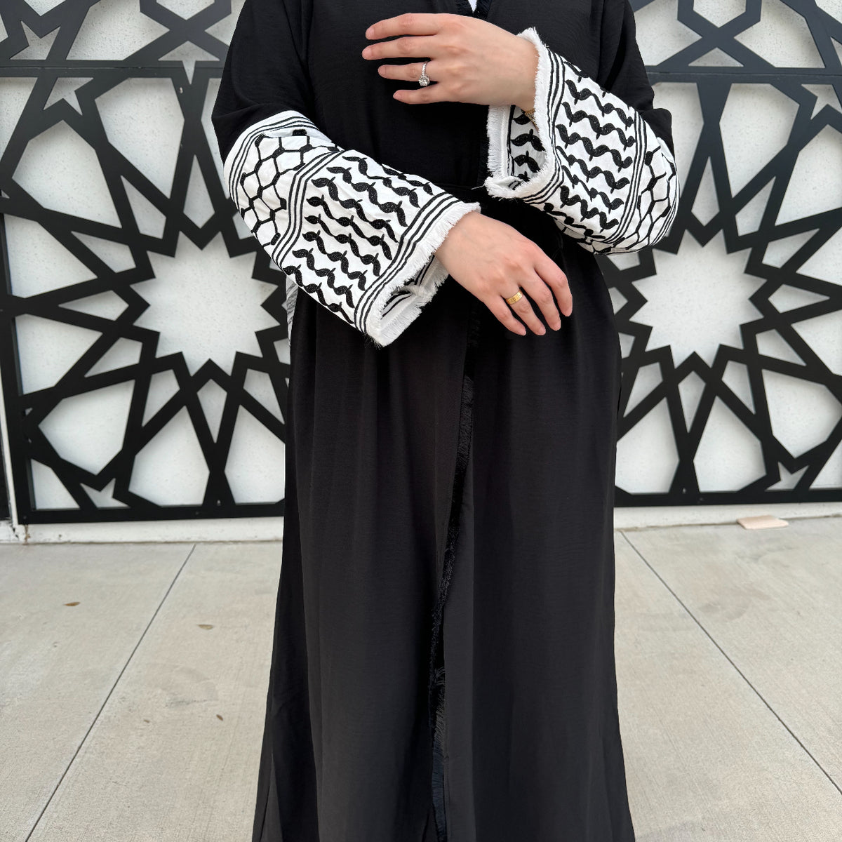 Keffiyeh Abaya - Black – HANORA